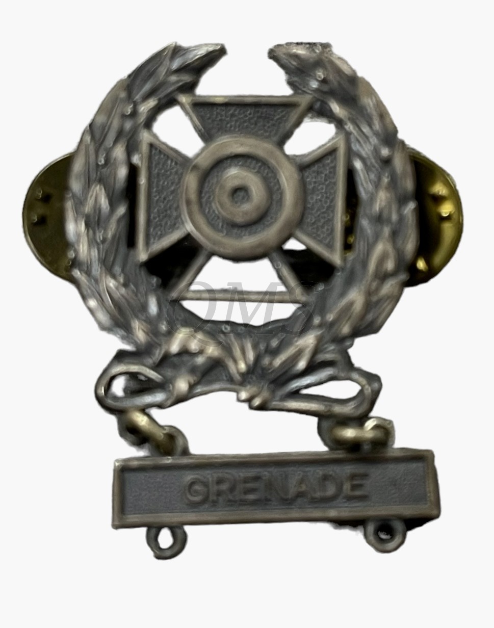 1950s Army Marksmanship Qualification Badge with Bazooka tab