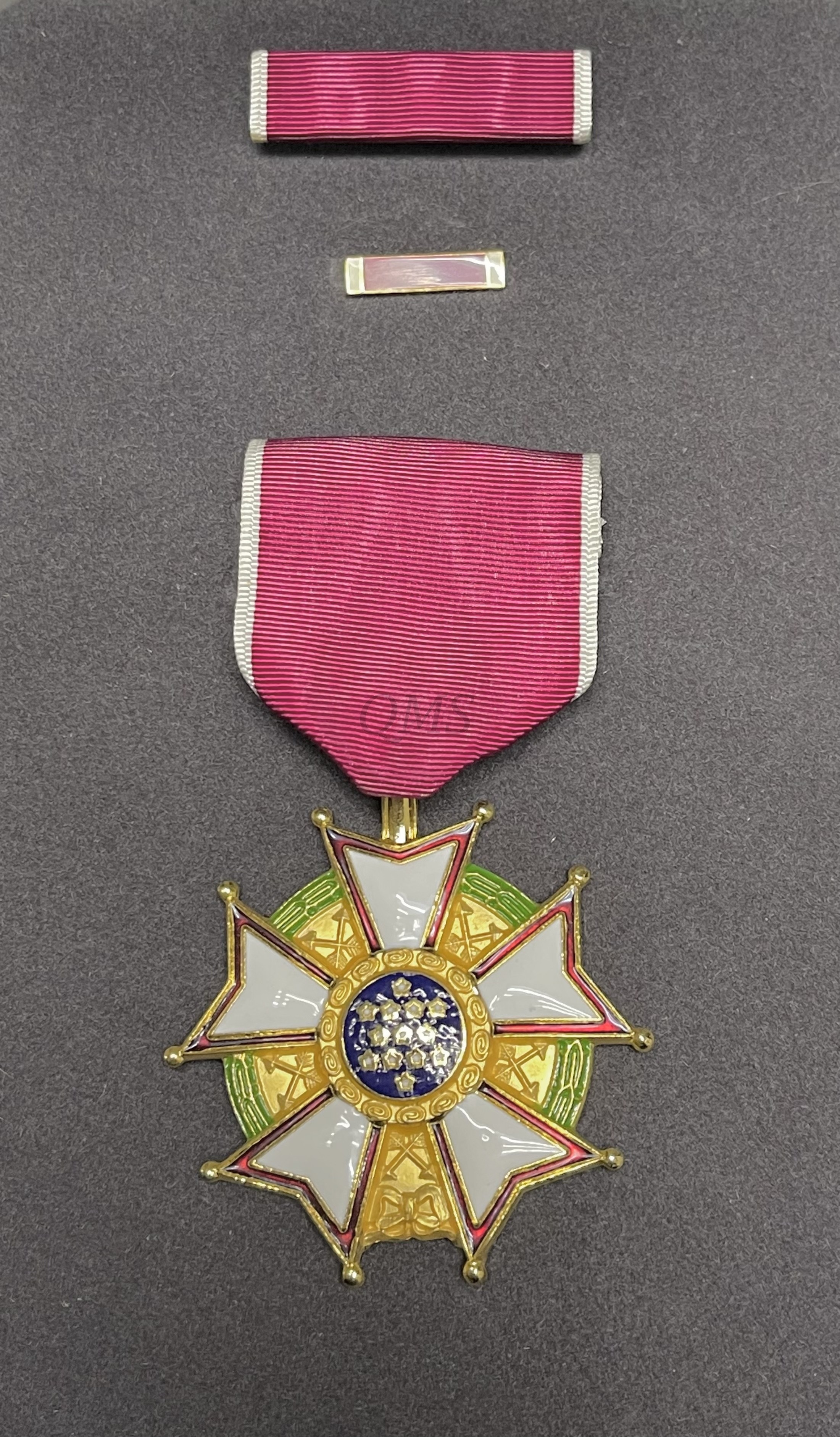 Medaille Officer Degree of the Legion of Merit in doos (Medal Officer ...
