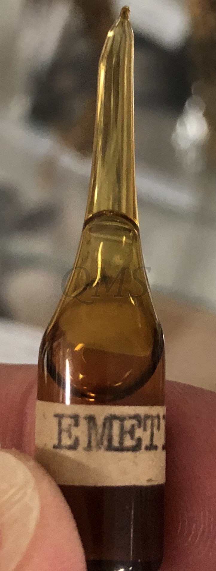 Glazen ampul/capsule Emetin WW2