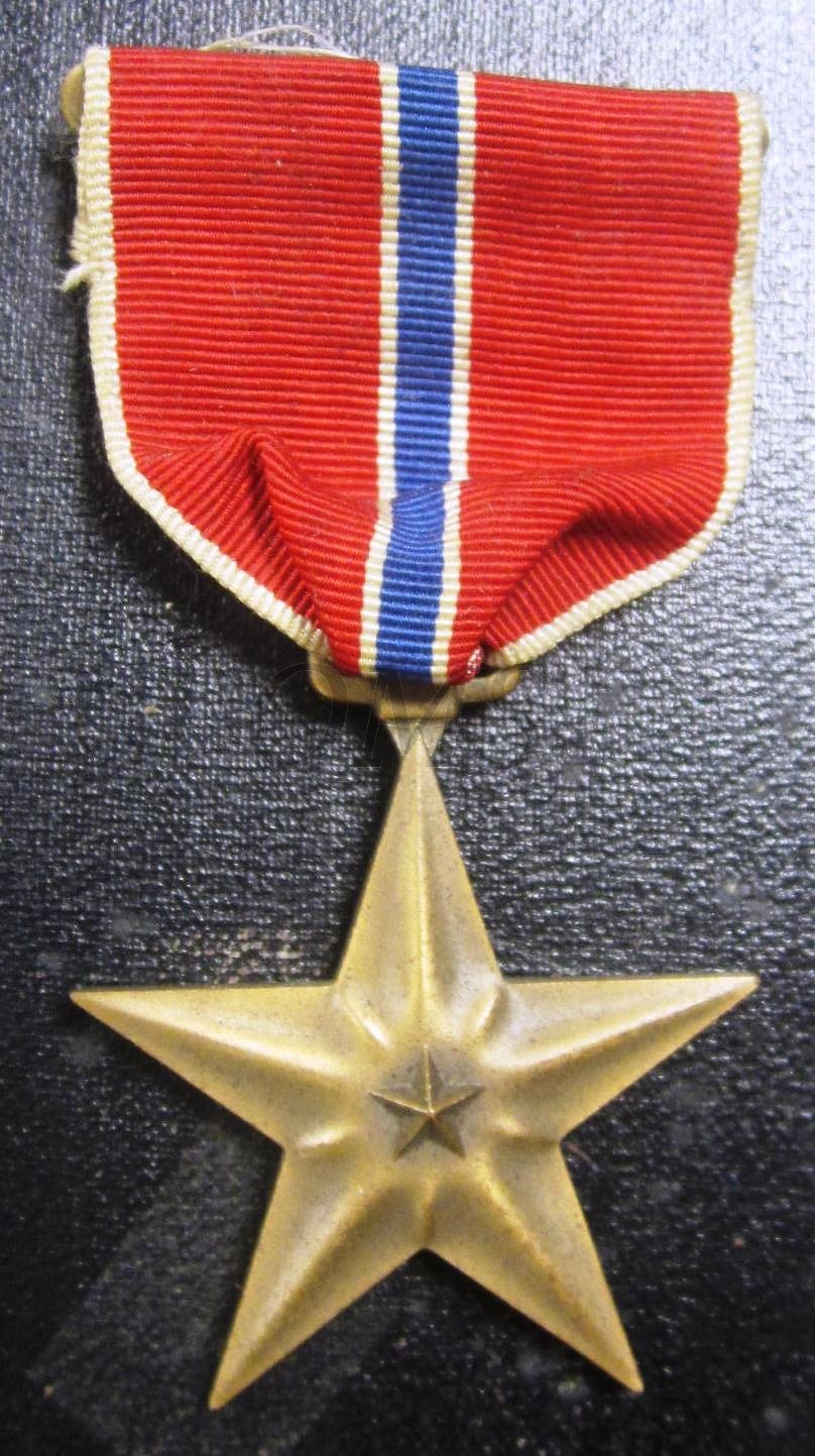 WW2 The Bronze Star Medal in original WW2 box
