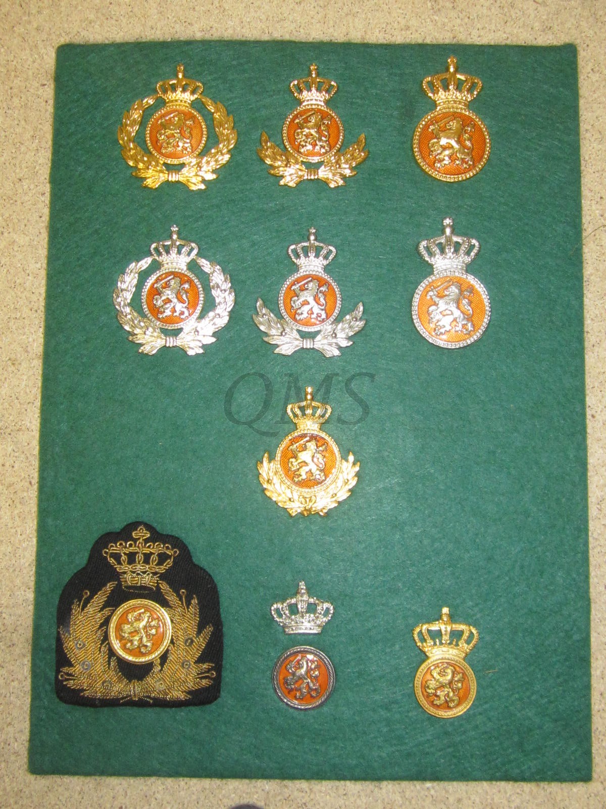 Collection of Dutch post war capbadges