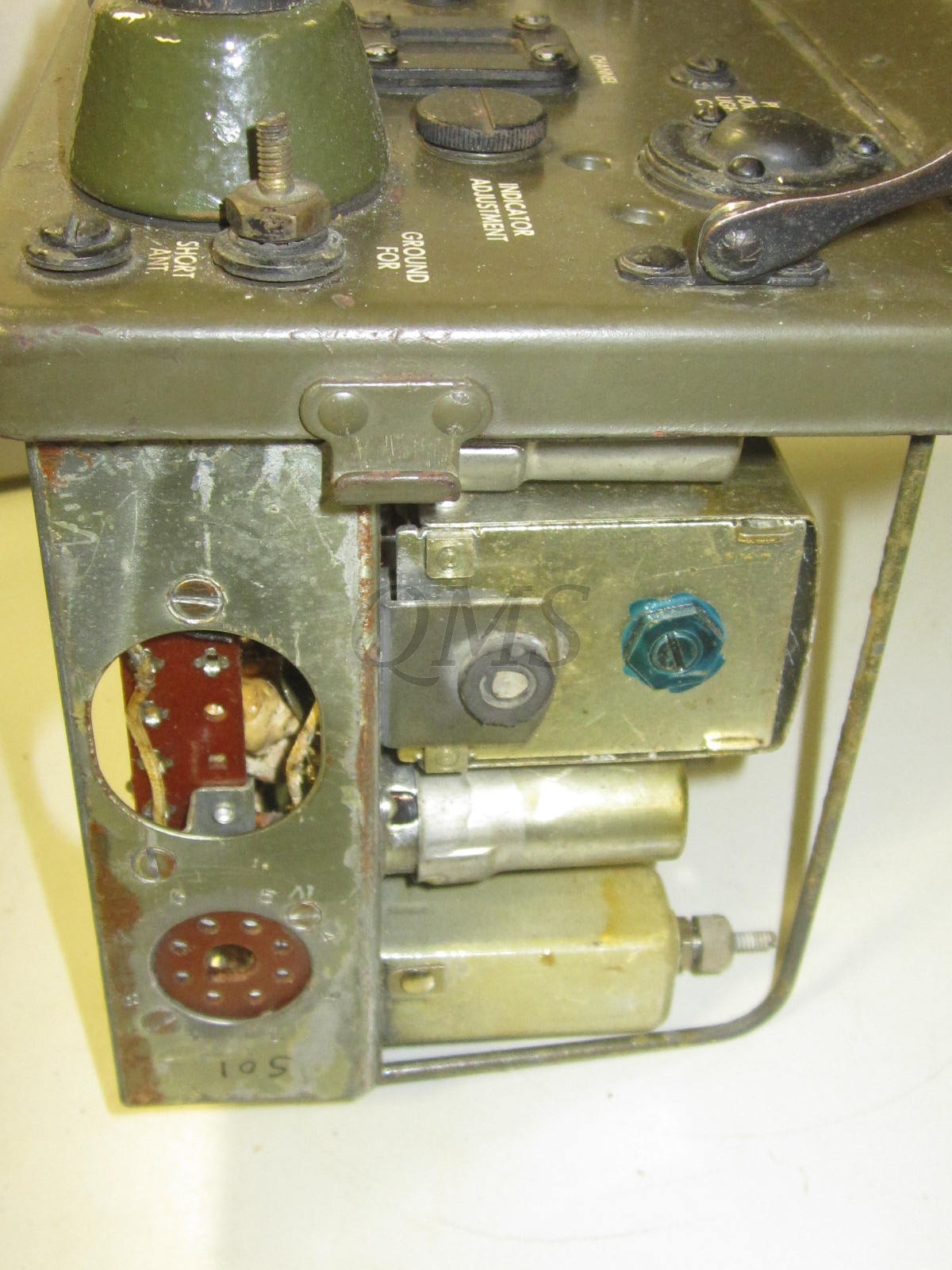Signal corps radio receiver and transmitter BC-1000