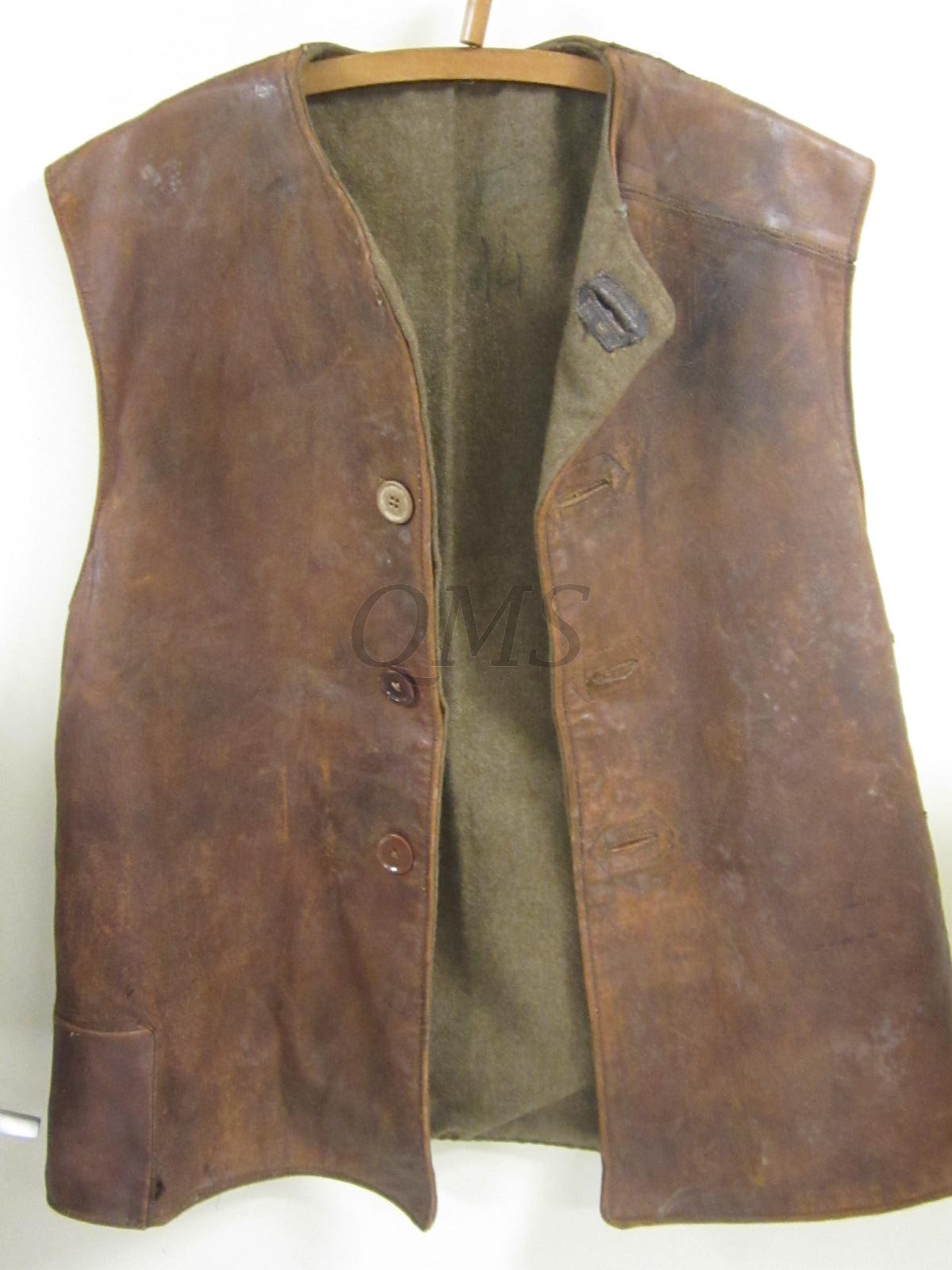 Leather Jerkin no 2 (Mouwloos leren vest no 2)