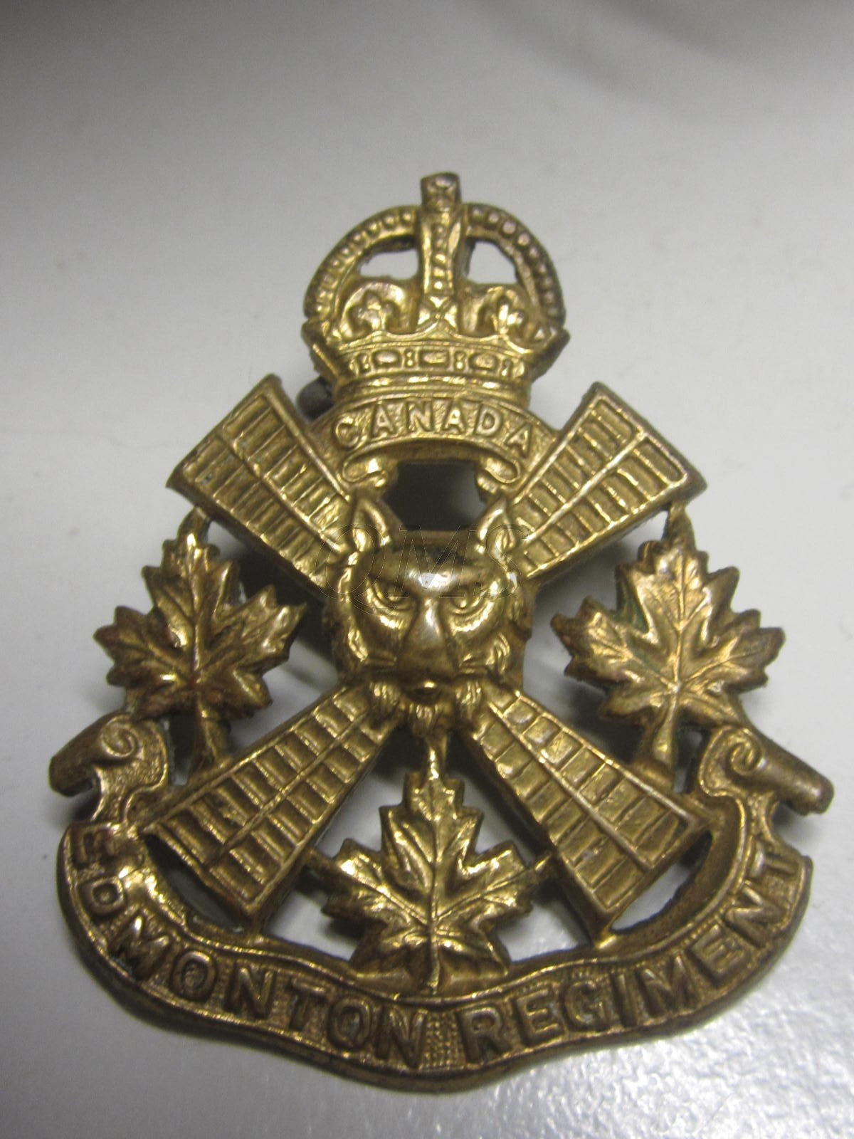 Cap badge The Loyal Edmonton Regiment (4th Battalion, Princess Patricia ...