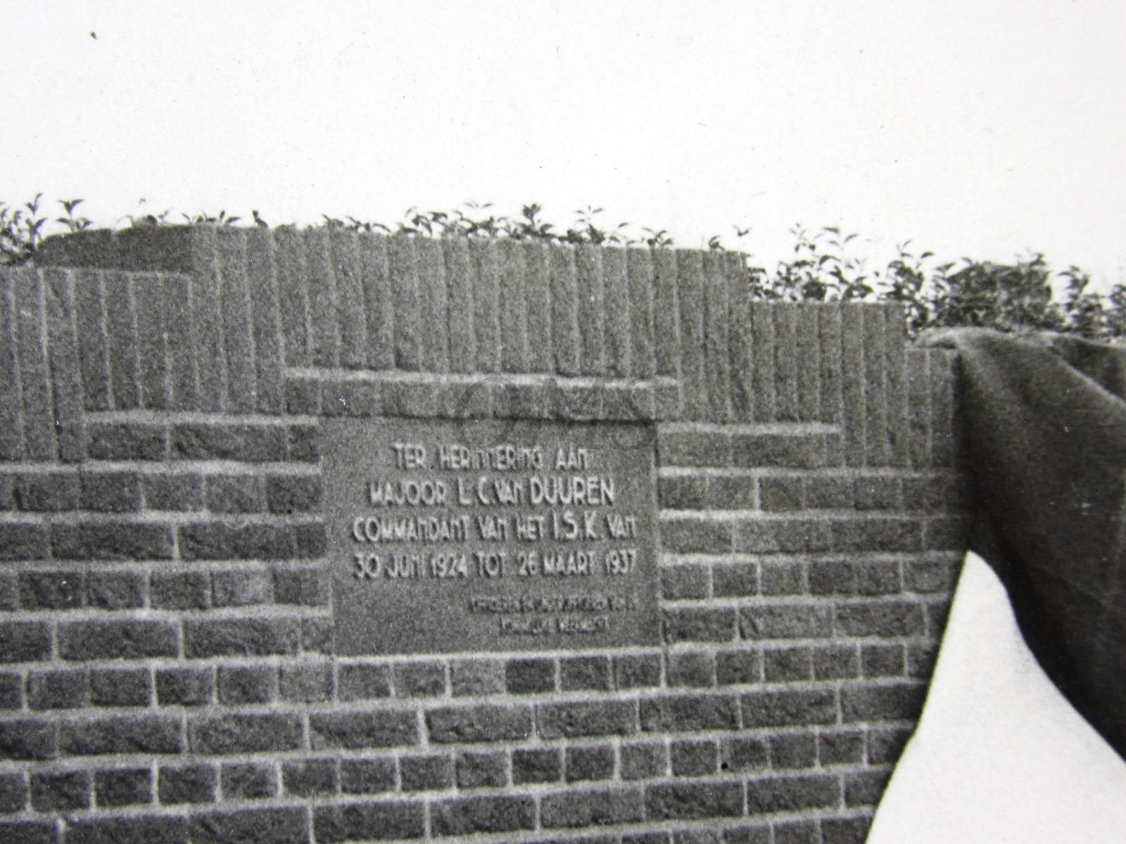 Grote pers foto onthulling monument Majoor L.C. van Duuren 1937
