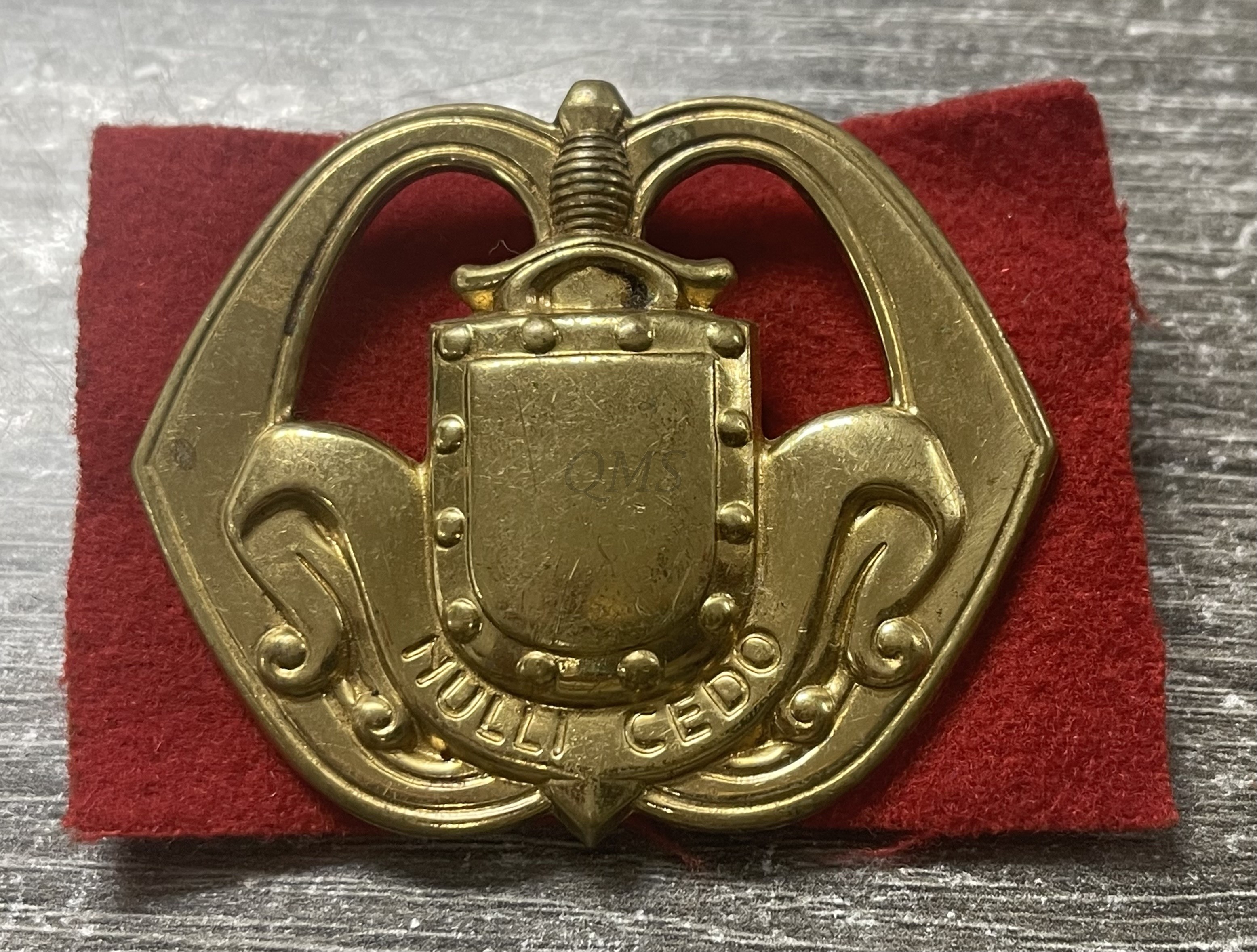 Baret embleem Infanterie (grote klinknagels)