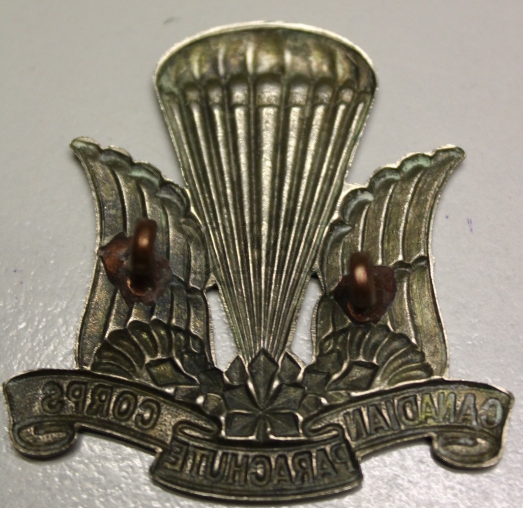 Cap badge Canadian Parachute Corps