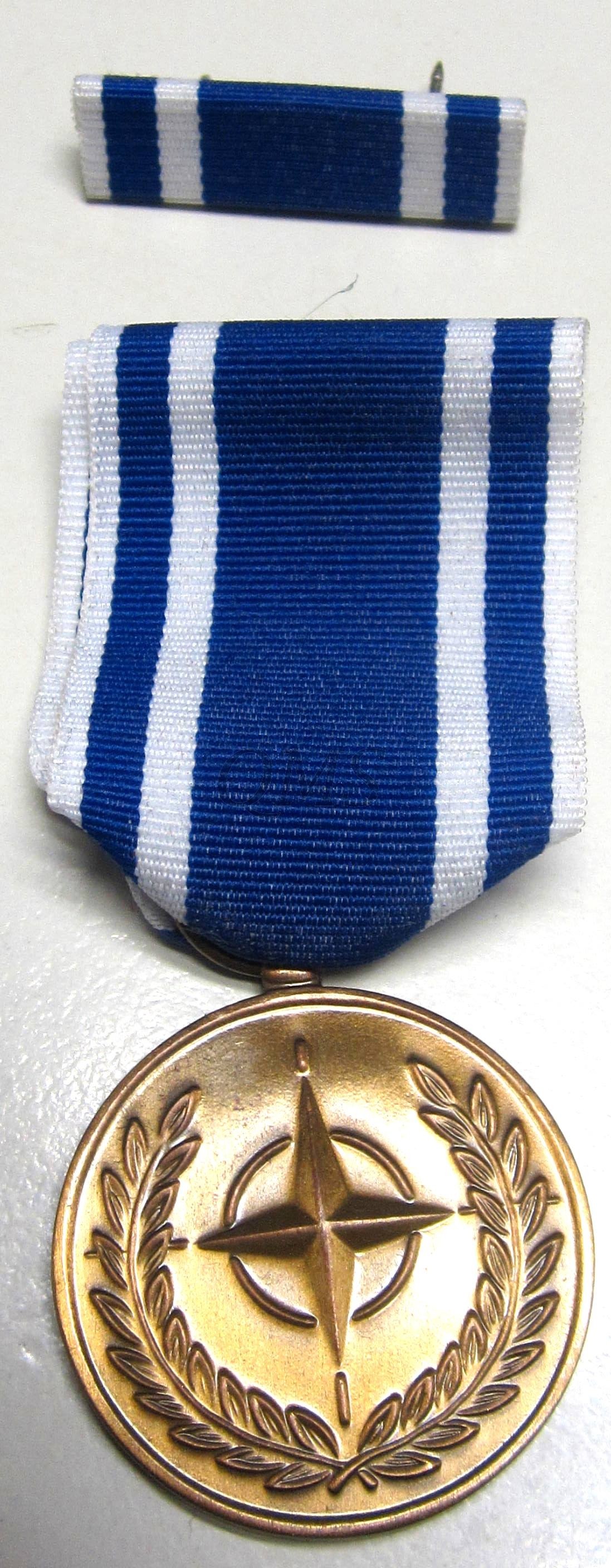 Nato medaille met baton