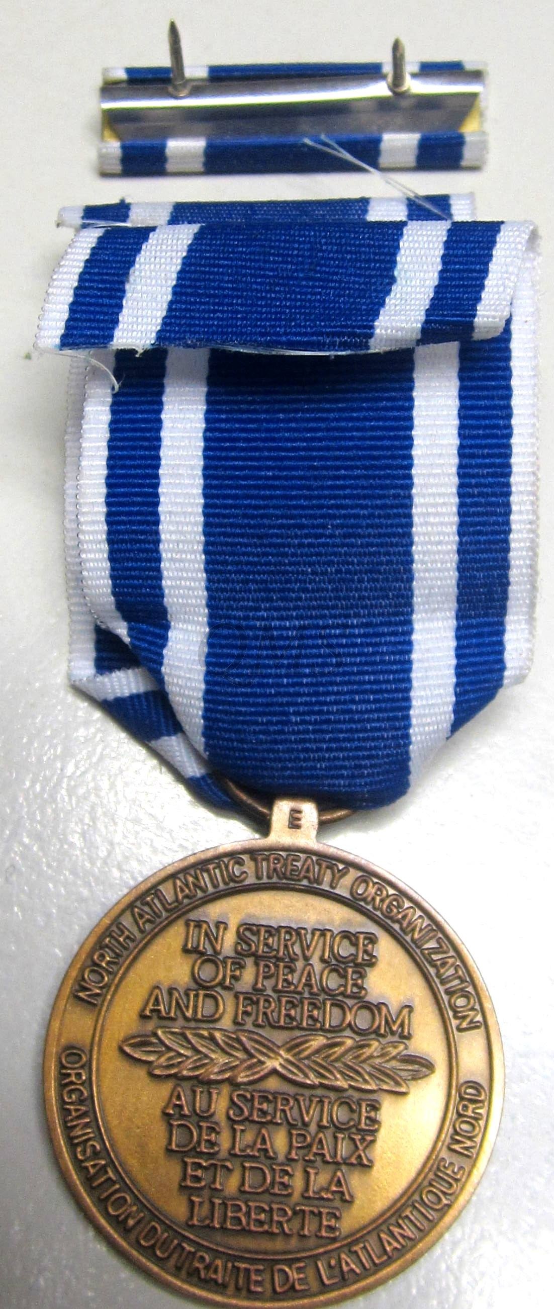 Nato medaille met baton