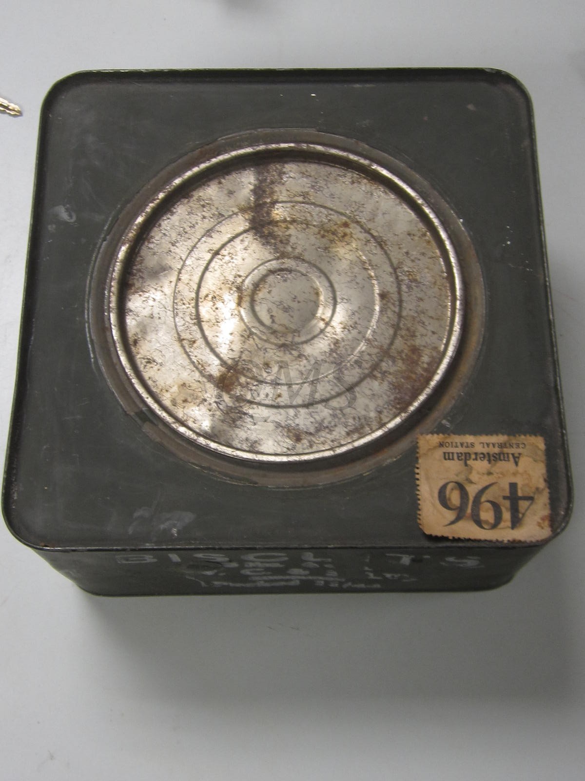 Biscuit tin 14 man combo ration box