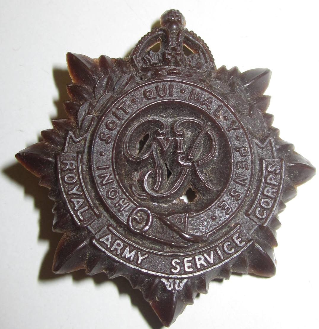 Cap badge Royal Army Service Corps RASC economy plastic