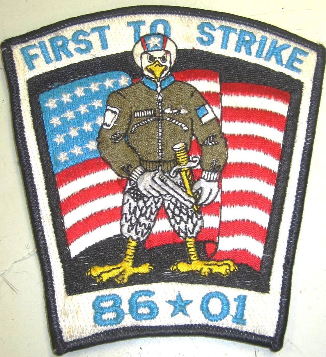 Badge FIRST TO STRIKE 86 - 01 USAF
