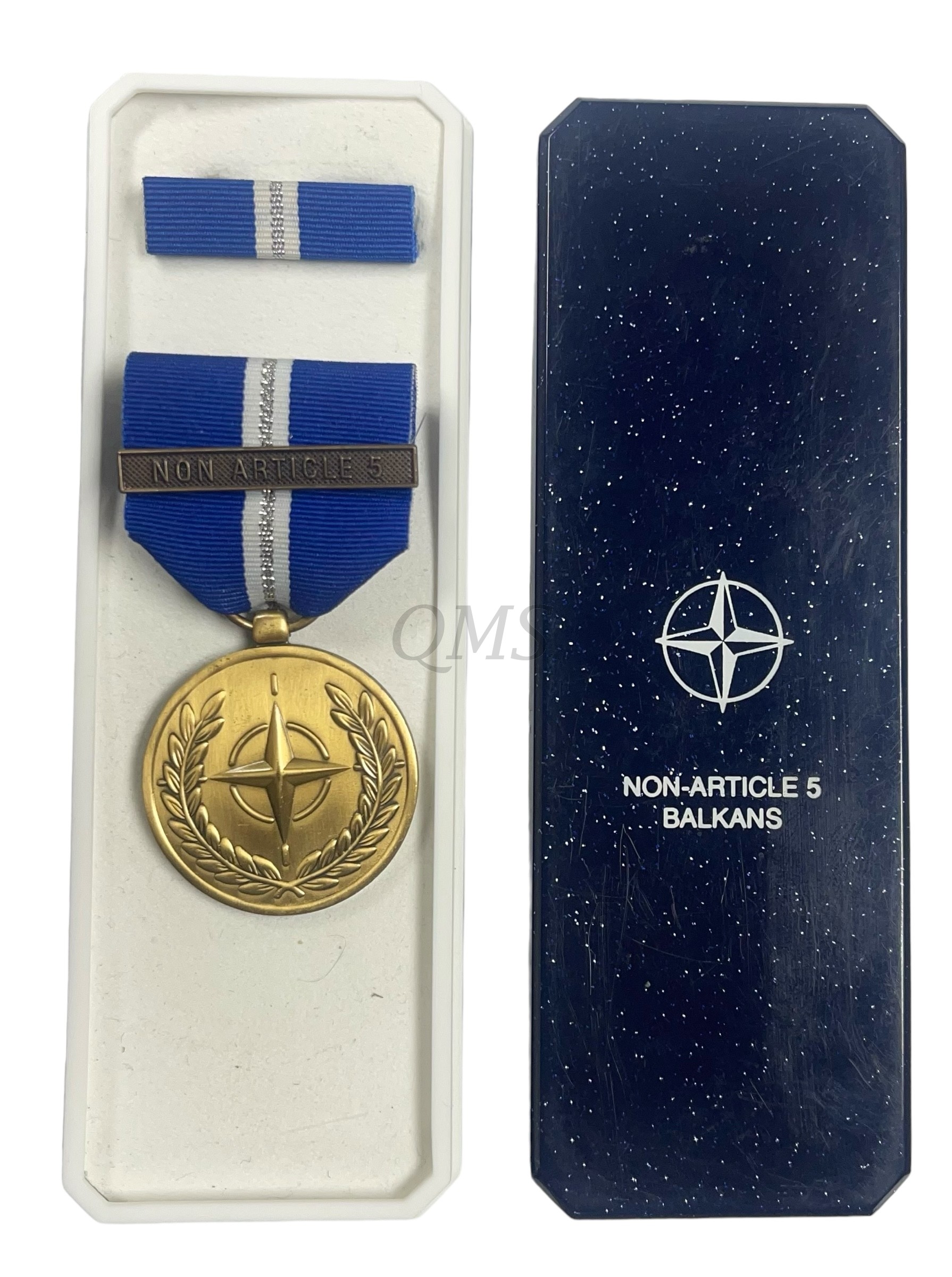 Nato medaille non Article 5 Balkans boxed